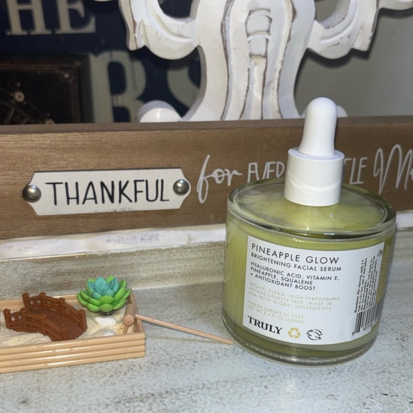 TRULY | Skincare | Truly Pineapple Glow Brightening Facial Serum | Poshmark